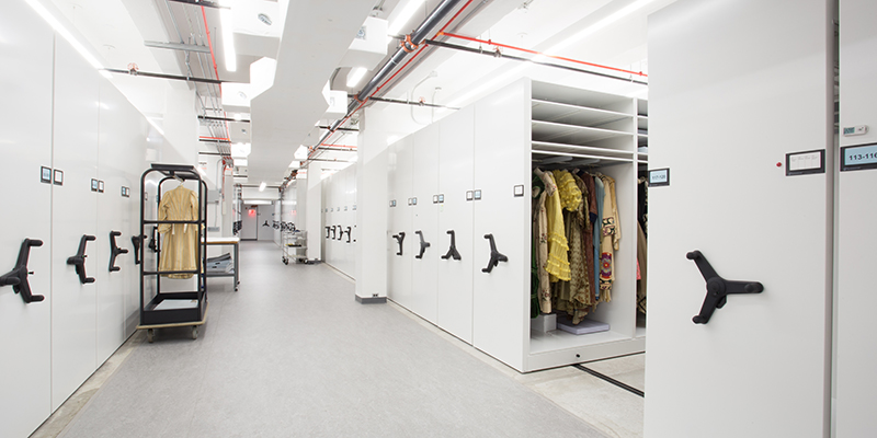 4 Reasons to Consider Moving Shelves